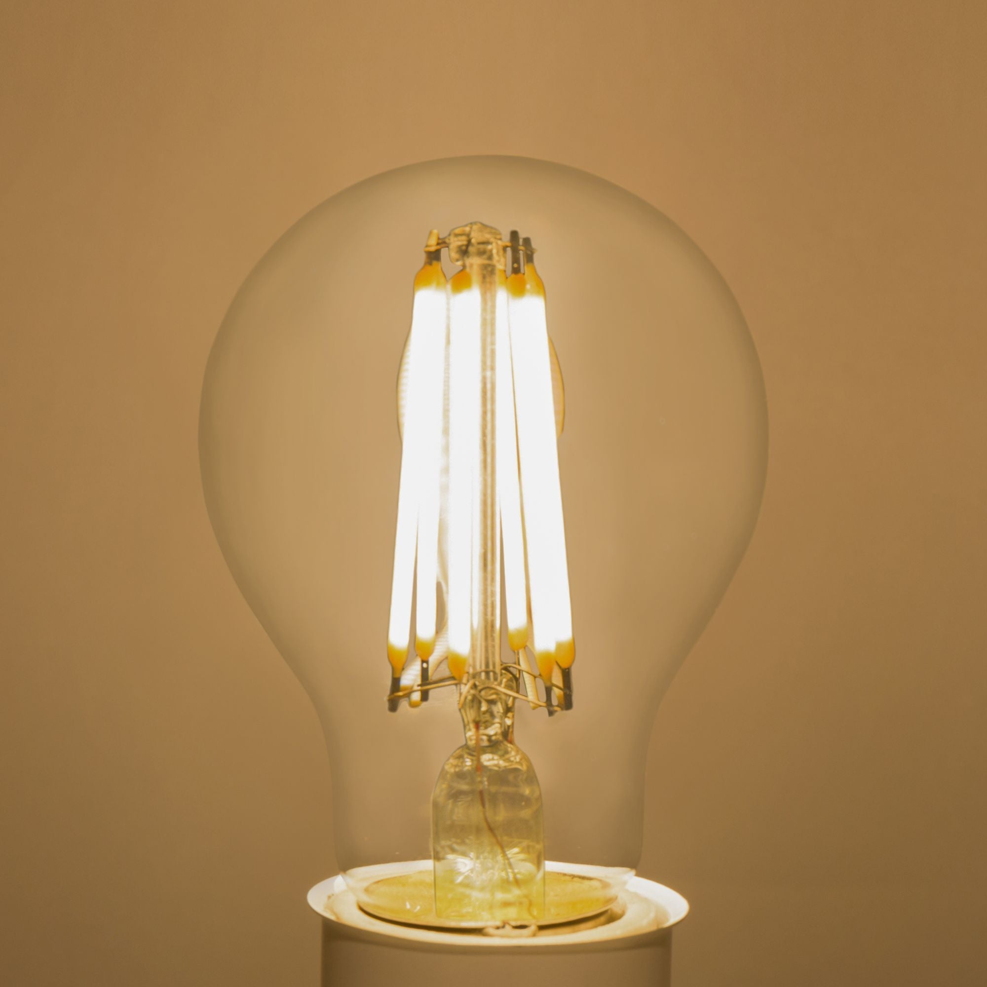 Bec LED Lexman, E27, alb cald, 2700K, 9 W, 1055 lm, tip clasic, transparent