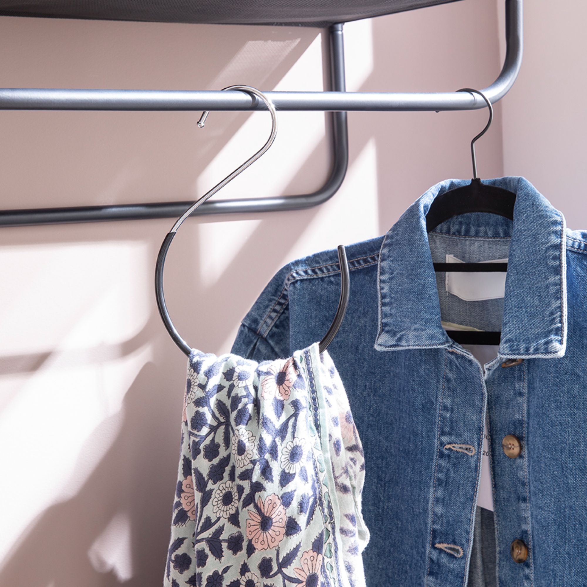 Umeras Spaceo, pentru esarfe, din metal, L 15.5 cm, negru