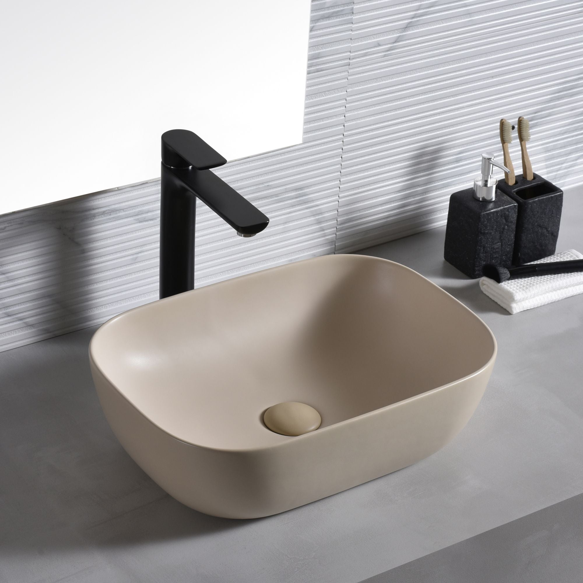 Lavoar cu montaj pe blat, latime 45.5 cm, bej mat