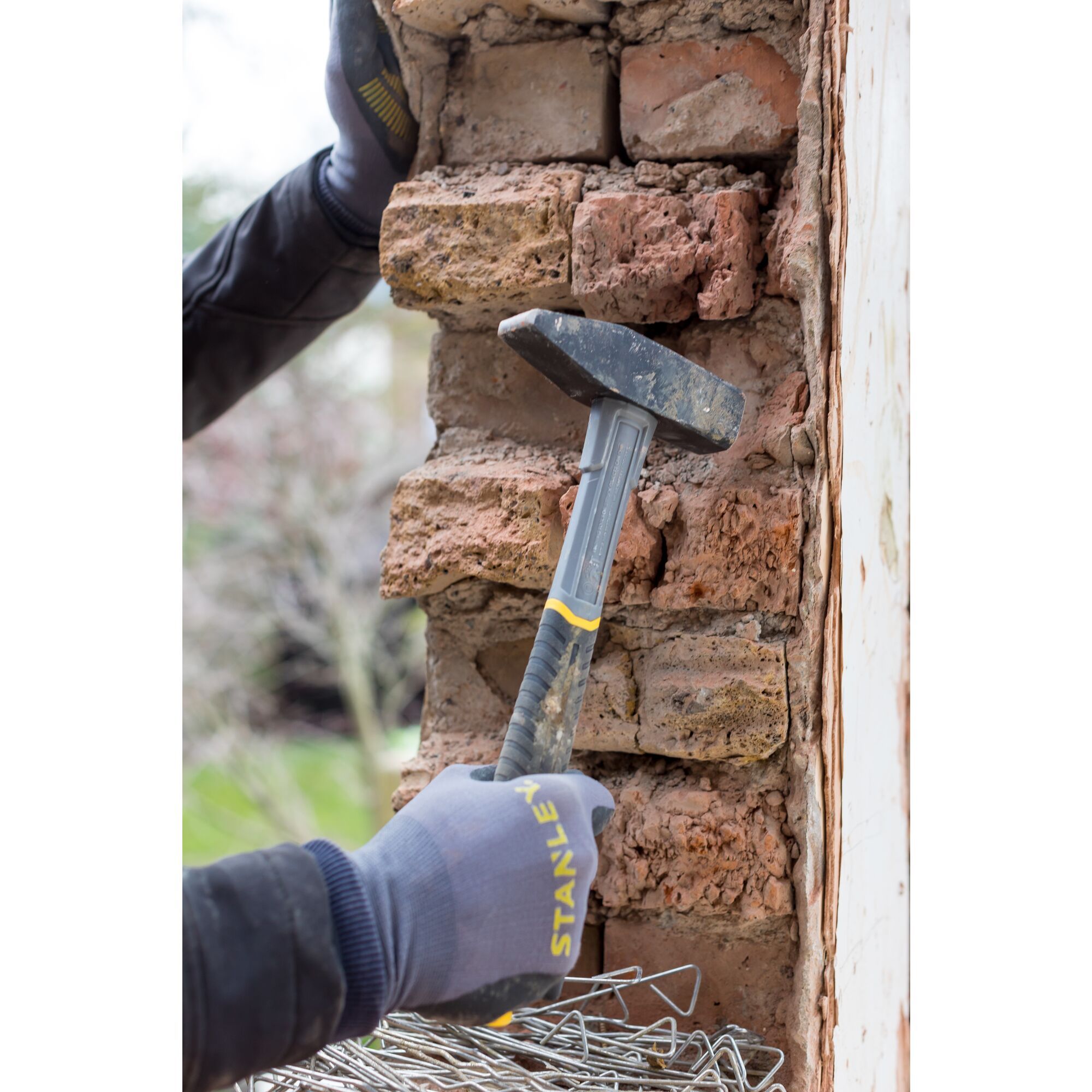 Ciocan lacatus Stanley, maner bimaterial fibra sticla, 800 g