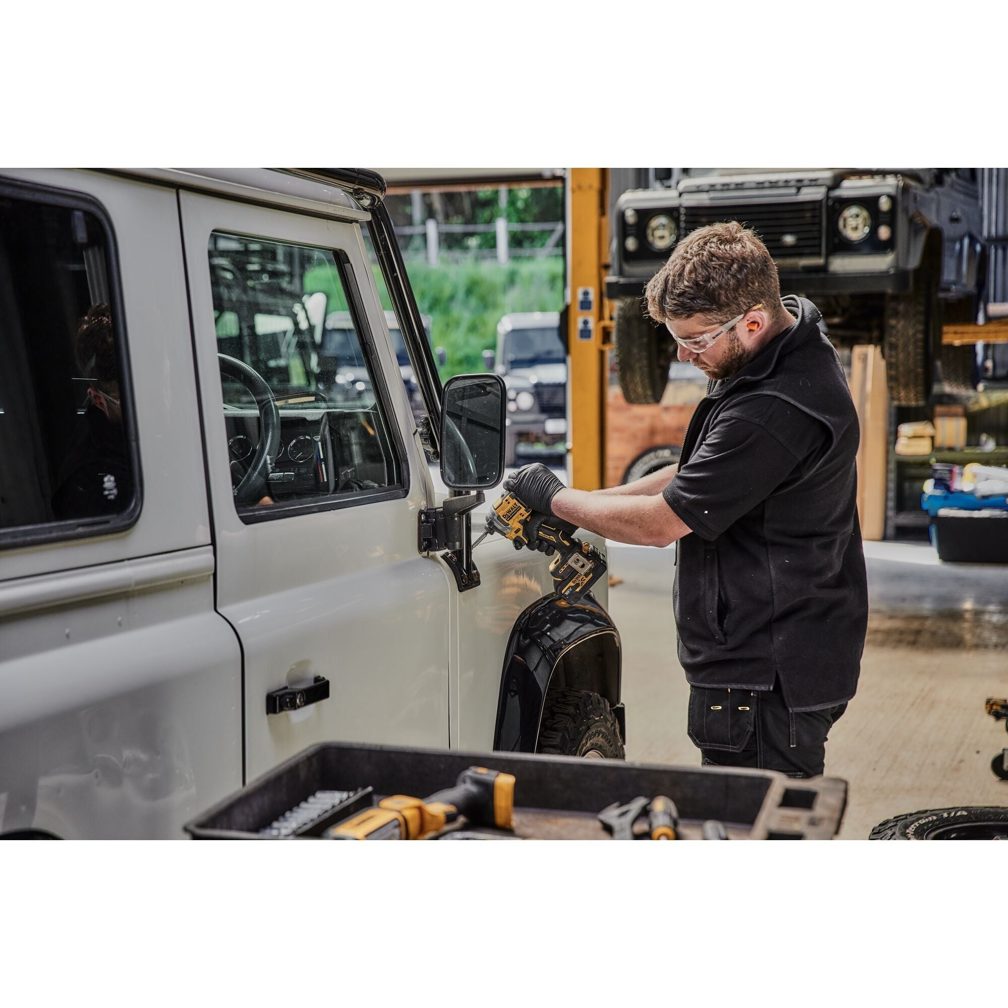 Masina de insurubat pe acumulator, cu impact, DeWalt DCF850N, XR 18 V, acumulator neinclus