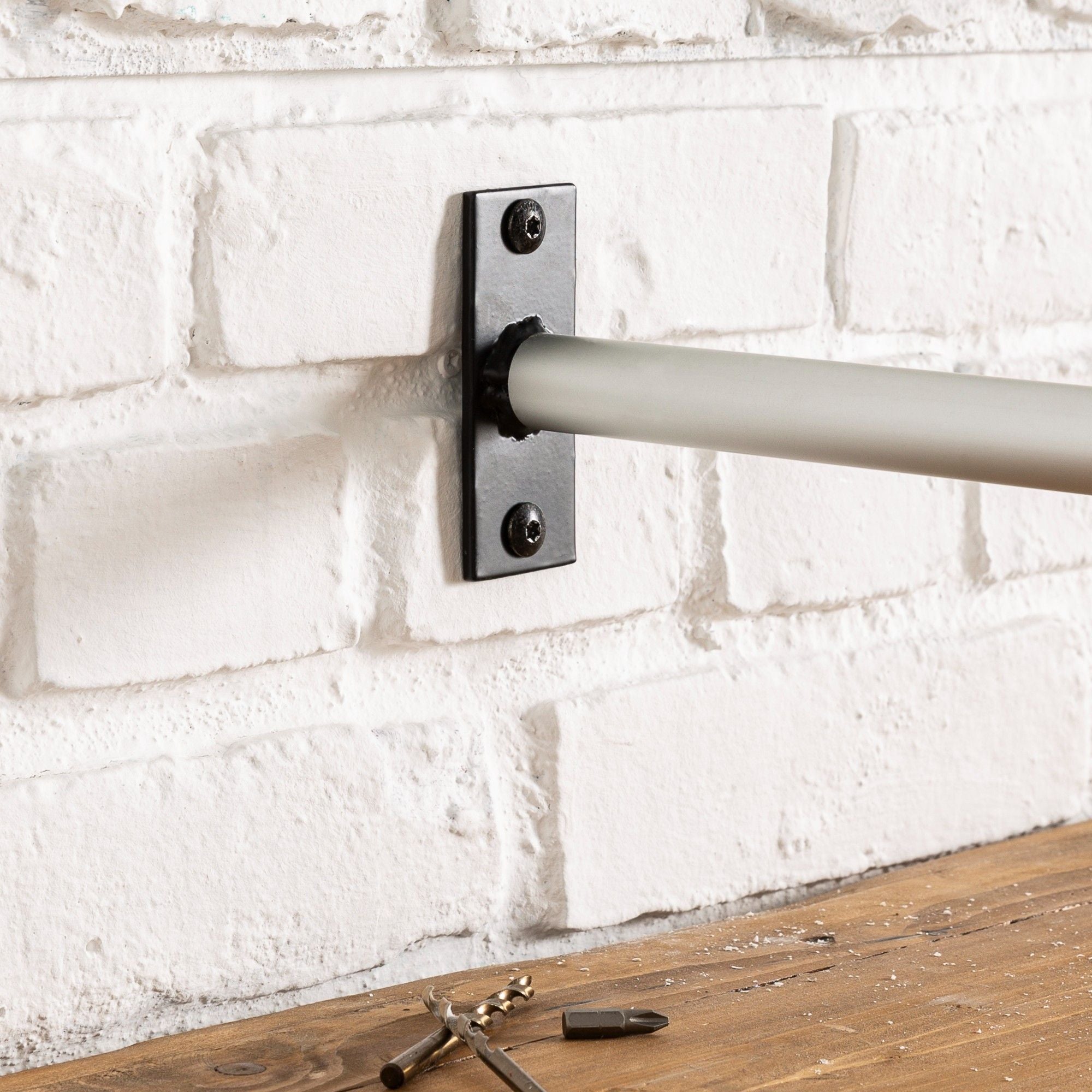 Conector teava rotunda, otel, 25 mm, fixare perete, neagra